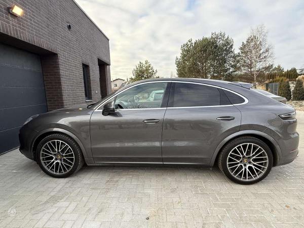 Grey Porsche Cayenne Coupe 2019 in Vilnius, with an engine capacity of 3.00 L and mileage of 97 thousand km for 49900 €, photo 4 on AUTOMOTO.COM.LV