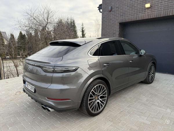 Grey Porsche Cayenne Coupe 2019 in Vilnius, with an engine capacity of 3.00 L and mileage of 97 thousand km for 49900 €, photo 7 on AUTOMOTO.COM.LV