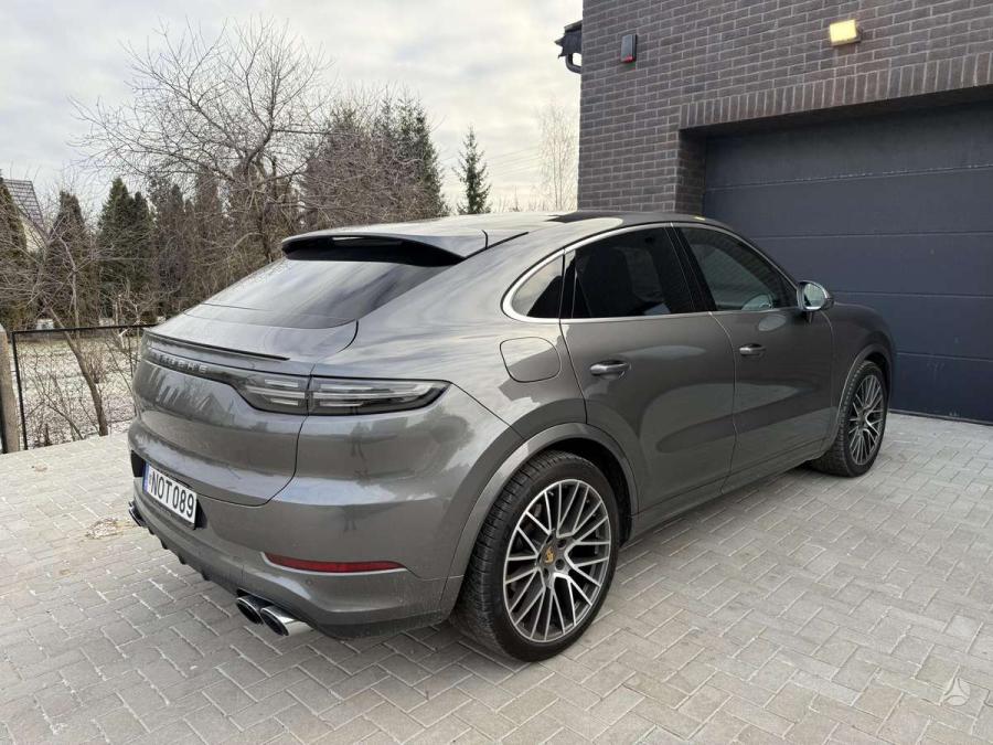 Grey Porsche Cayenne Coupe 2019 in Vilnius, with an engine capacity of 3.00 L and mileage of 97 thousand km for 49900 €, photo 7 on AUTOMOTO.COM.LV