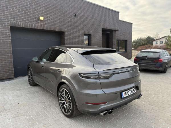 Grey Porsche Cayenne Coupe 2019 in Vilnius, with an engine capacity of 3.00 L and mileage of 97 thousand km for 49900 €, photo 8 on AUTOMOTO.COM.LV