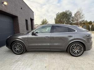 Grey Porsche Cayenne Coupe 2019 in Vilnius, with an engine capacity of 3.00 L and mileage of 97 thousand km for 48900 €, photo 3 on AUTOMOTO.COM.LV