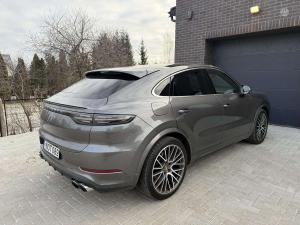 Grey Porsche Cayenne Coupe 2019 in Vilnius, with an engine capacity of 3.00 L and mileage of 97 thousand km for 48900 €, photo 5 on AUTOMOTO.COM.LV