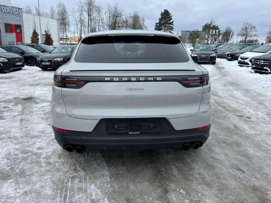Grey Porsche Cayenne Coupe 2019 in Kaunas, with an engine capacity of 3.00 L and mileage of 203 thousand km for 48500 €, photo 4 on AUTOMOTO.COM.LV