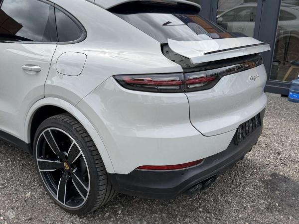 Grey Porsche Cayenne Coupe 2019 in Kaunas, with an engine capacity of 3.00 L and mileage of 200 thousand km for 43900 €, photo 6 on AUTOMOTO.COM.LV