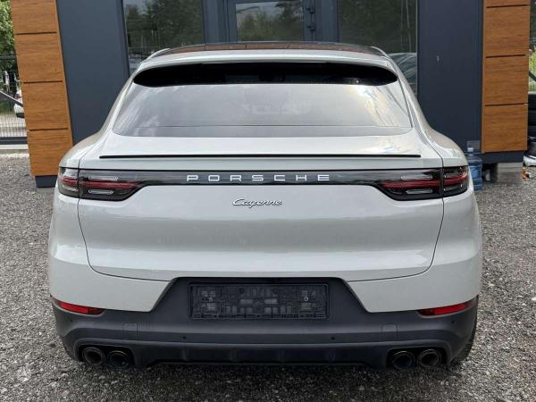 Grey Porsche Cayenne Coupe 2019 in Kaunas, with an engine capacity of 3.00 L and mileage of 200 thousand km for 43900 €, photo 7 on AUTOMOTO.COM.LV