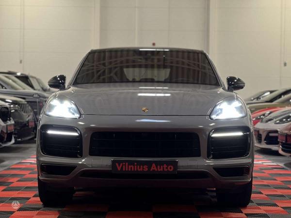 Grey Porsche Cayenne Coupe 2020 in Vilnius, with an engine capacity of 3.00 L and mileage of 70 thousand km for 59990 €, photo 2 on AUTOMOTO.COM.LV