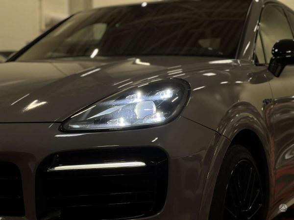 Grey Porsche Cayenne Coupe 2020 in Vilnius, with an engine capacity of 3.00 L and mileage of 70 thousand km for 59990 €, photo 8 on AUTOMOTO.COM.LV