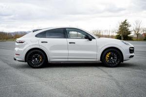 Grey Porsche Cayenne Coupe 2020 in Vilnius, with an engine capacity of 4.00 L and mileage of 56 thousand km for 85900 €, photo 2 on AUTOMOTO.COM.LV