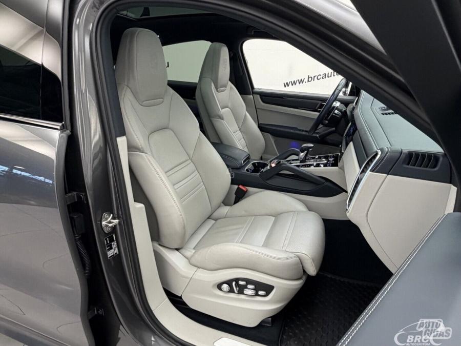Серый Порше Cayenne Coupe 2020 в Авиженяй, объемом двигателя 3.00 л и пробегом 154 тыс. км за 57900 €, фото 8 на AUTOMOTO.COM.LV