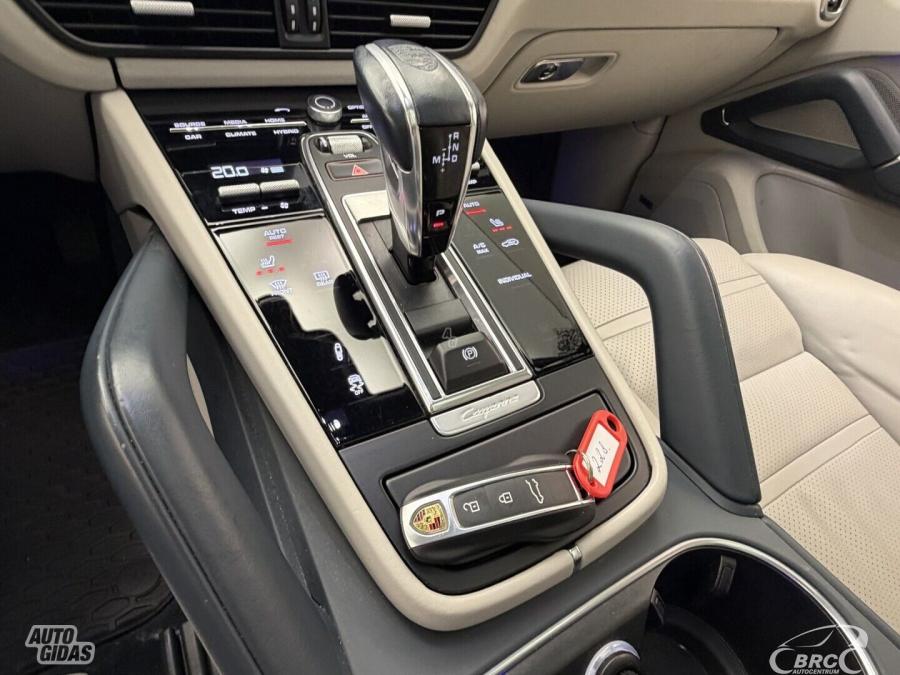 Серый Порше Cayenne Coupe 2020 в Авиженяй, объемом двигателя 3.00 л и пробегом 154 тыс. км за 57900 €, фото 29 на AUTOMOTO.COM.LV