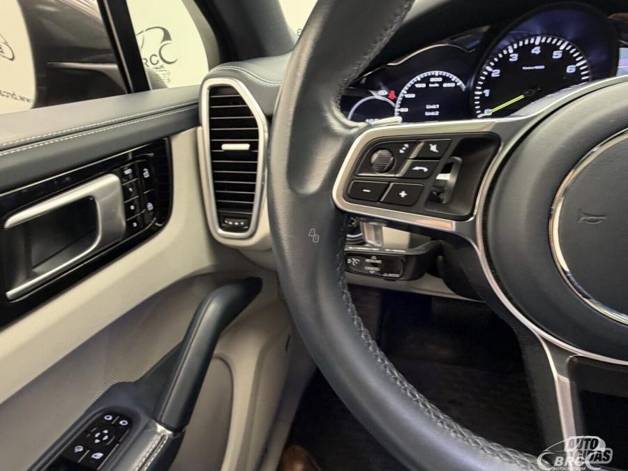 Серый Порше Cayenne Coupe 2020 в Авиженяй, объемом двигателя 3.00 л и пробегом 154 тыс. км за 57900 €, фото 33 на AUTOMOTO.COM.LV