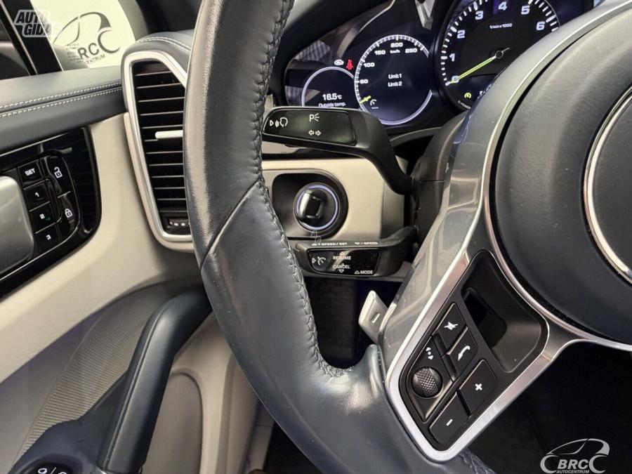 Серый Порше Cayenne Coupe 2020 в Авиженяй, объемом двигателя 3.00 л и пробегом 154 тыс. км за 57900 €, фото 37 на AUTOMOTO.COM.LV