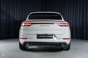 Pelēks Porsche Cayenne Coupe 2020 Viļņa, ar dzinēja tilpumu 4.40 L un nobraukumu 84 tūkst. km par 74998 €, foto 6 vietnē AUTOMOTO.COM.LV