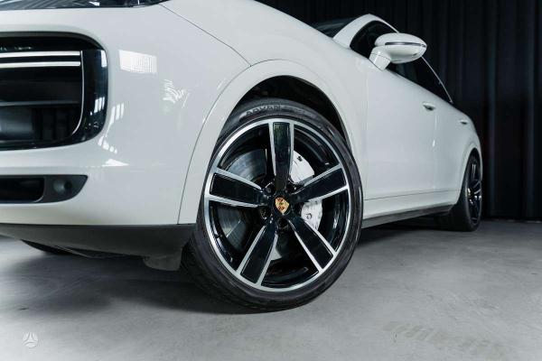 Серый Порше Cayenne Coupe 2020 в Вильнюс, объемом двигателя 4.40 л и пробегом 84 тыс. км за 74998 €, фото 10 на AUTOMOTO.COM.LV