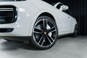 Pelēks Porsche Cayenne Coupe 2020 Viļņa, ar dzinēja tilpumu 4.40 L un nobraukumu 84 tūkst. km par 74998 €, foto 11 vietnē AUTOMOTO.COM.LV