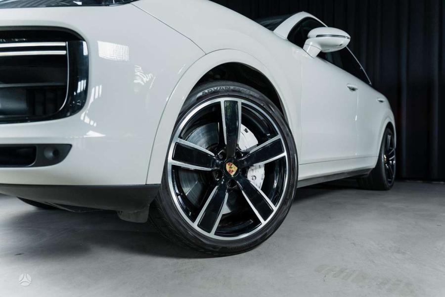 Pelēks Porsche Cayenne Coupe 2020 Viļņa, ar dzinēja tilpumu 4.40 L un nobraukumu 84 tūkst. km par 74998 €, foto 11 vietnē AUTOMOTO.COM.LV
