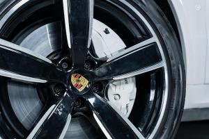 Pelēks Porsche Cayenne Coupe 2020 Viļņa, ar dzinēja tilpumu 4.40 L un nobraukumu 84 tūkst. km par 74998 €, foto 12 vietnē AUTOMOTO.COM.LV