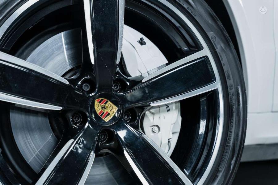 Pelēks Porsche Cayenne Coupe 2020 Viļņa, ar dzinēja tilpumu 4.40 L un nobraukumu 84 tūkst. km par 74998 €, foto 12 vietnē AUTOMOTO.COM.LV