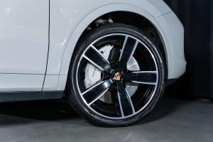 Pelēks Porsche Cayenne Coupe 2020 Viļņa, ar dzinēja tilpumu 4.40 L un nobraukumu 84 tūkst. km par 74998 €, foto 19 vietnē AUTOMOTO.COM.LV