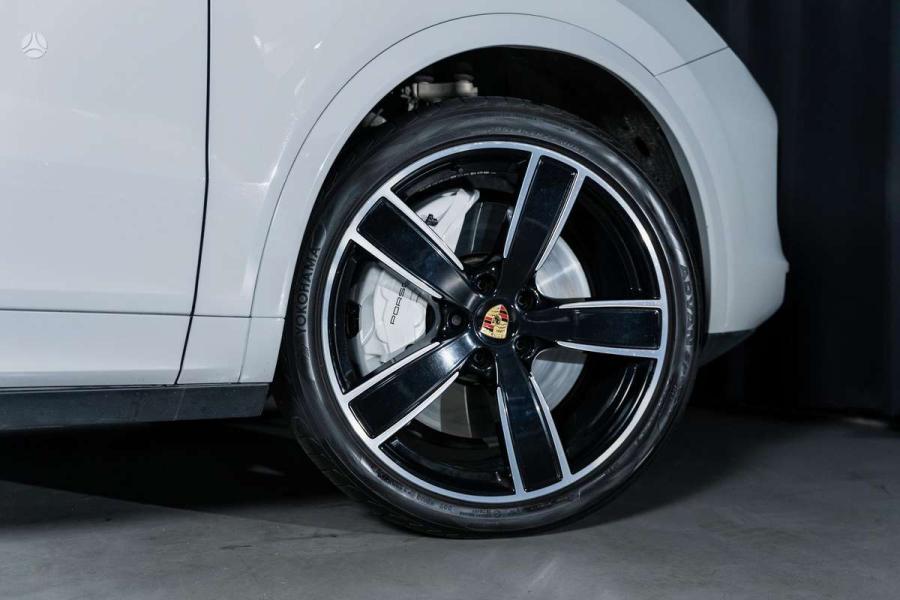 Pelēks Porsche Cayenne Coupe 2020 Viļņa, ar dzinēja tilpumu 4.40 L un nobraukumu 84 tūkst. km par 74998 €, foto 19 vietnē AUTOMOTO.COM.LV