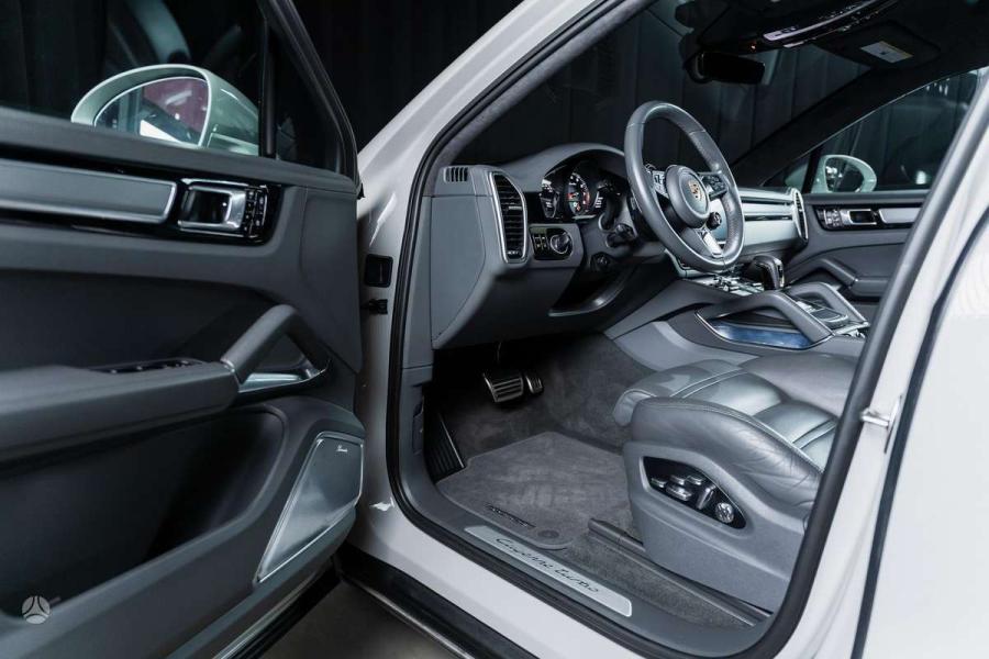 Pelēks Porsche Cayenne Coupe 2020 Viļņa, ar dzinēja tilpumu 4.40 L un nobraukumu 84 tūkst. km par 74998 €, foto 20 vietnē AUTOMOTO.COM.LV