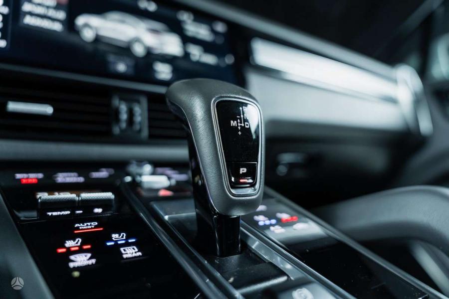 Pelēks Porsche Cayenne Coupe 2020 Viļņa, ar dzinēja tilpumu 4.40 L un nobraukumu 84 tūkst. km par 74998 €, foto 34 vietnē AUTOMOTO.COM.LV