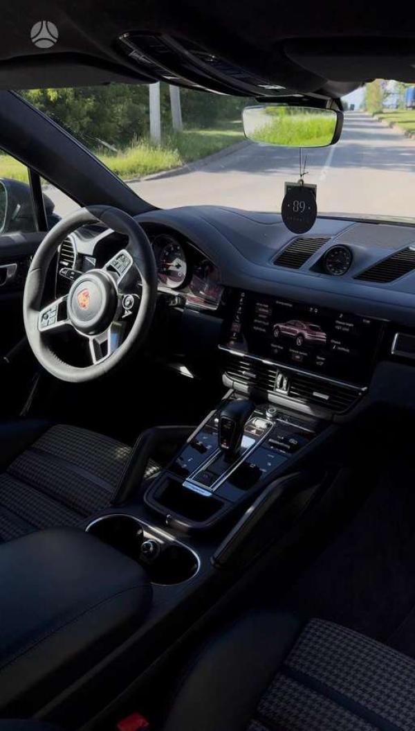 Серый Порше Cayenne Coupe 2020 в Вильнюс, объемом двигателя 4.00 л и пробегом 110 тыс. км за 76000 €, фото 1 на AUTOMOTO.COM.LV