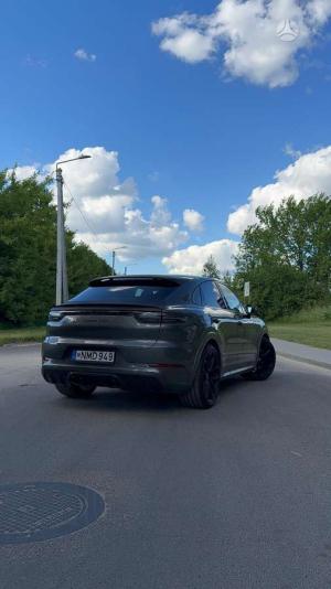 Grey Porsche Cayenne Coupe 2020 in Vilnius, with an engine capacity of 4.00 L and mileage of 110 thousand km for 76000 €, photo 5 on AUTOMOTO.COM.LV