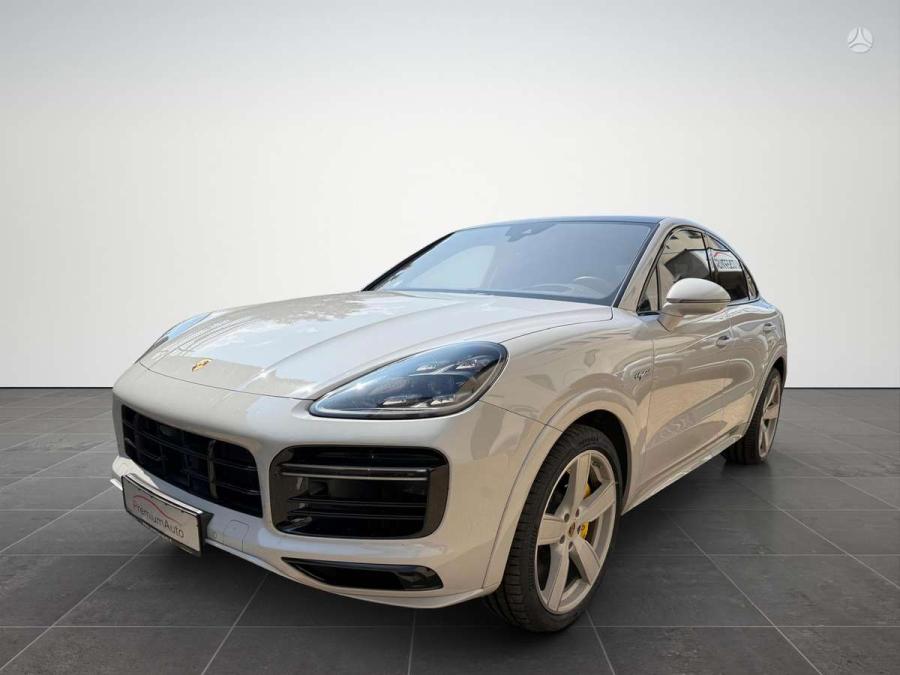 Grey Porsche Cayenne Coupe 2020 in Vilnius, with an engine capacity of 4.00 L and mileage of 156 thousand km for 66900 €, photo 1 on AUTOMOTO.COM.LV