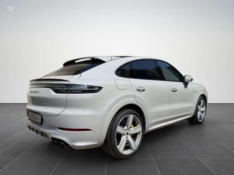 Grey Porsche Cayenne Coupe 2020 in Vilnius, with an engine capacity of 4.00 L and mileage of 156 thousand km for 66900 €, photo 6 on AUTOMOTO.COM.LV