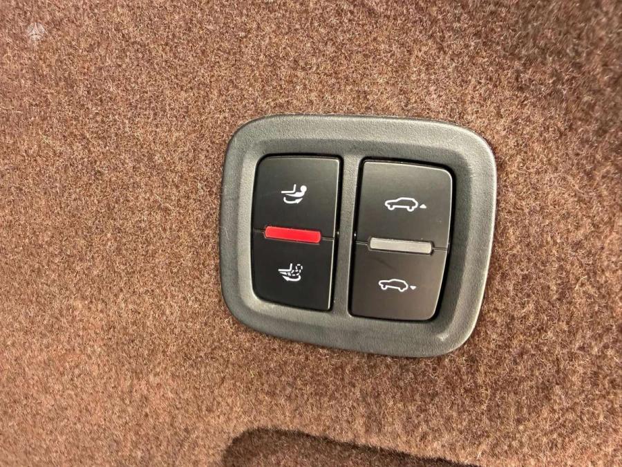 Grey Porsche Cayenne Coupe 2020 in Vilnius, with an engine capacity of 4.00 L and mileage of 156 thousand km for 66900 €, photo 19 on AUTOMOTO.COM.LV