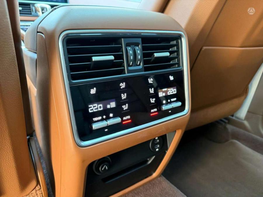 Grey Porsche Cayenne Coupe 2020 in Vilnius, with an engine capacity of 4.00 L and mileage of 156 thousand km for 66900 €, photo 20 on AUTOMOTO.COM.LV