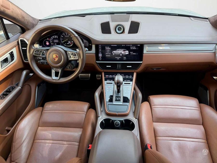 Grey Porsche Cayenne Coupe 2020 in Vilnius, with an engine capacity of 4.00 L and mileage of 156 thousand km for 66900 €, photo 23 on AUTOMOTO.COM.LV