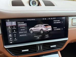 Grey Porsche Cayenne Coupe 2020 in Vilnius, with an engine capacity of 4.00 L and mileage of 156 thousand km for 66900 €, photo 28 on AUTOMOTO.COM.LV