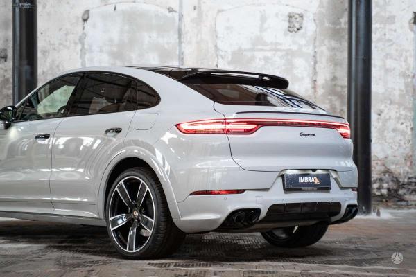 Grey Porsche Cayenne Coupe 2021 in Kaunas, with an engine capacity of 3.00 L and mileage of 75 thousand km for 79000 €, photo 1 on AUTOMOTO.COM.LV