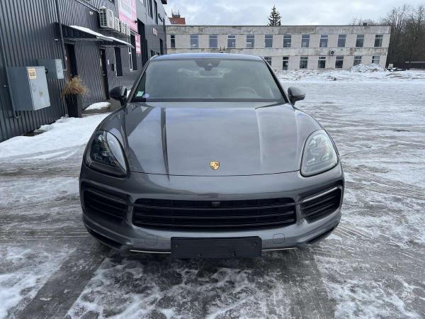 Grey Porsche Cayenne Coupe 2021 in Alytus, with an engine capacity of 3.00 L and mileage of 75 thousand km for 55500 €, photo 2 on AUTOMOTO.COM.LV