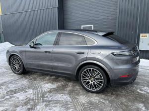 Pelēks Porsche Cayenne Coupe 2021 Alīta, ar dzinēja tilpumu 3.00 L un nobraukumu 75 tūkst. km par 55500 €, foto 4 vietnē AUTOMOTO.COM.LV
