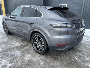 Pelēks Porsche Cayenne Coupe 2021 Alīta, ar dzinēja tilpumu 3.00 L un nobraukumu 75 tūkst. km par 55500 €, foto 5 vietnē AUTOMOTO.COM.LV
