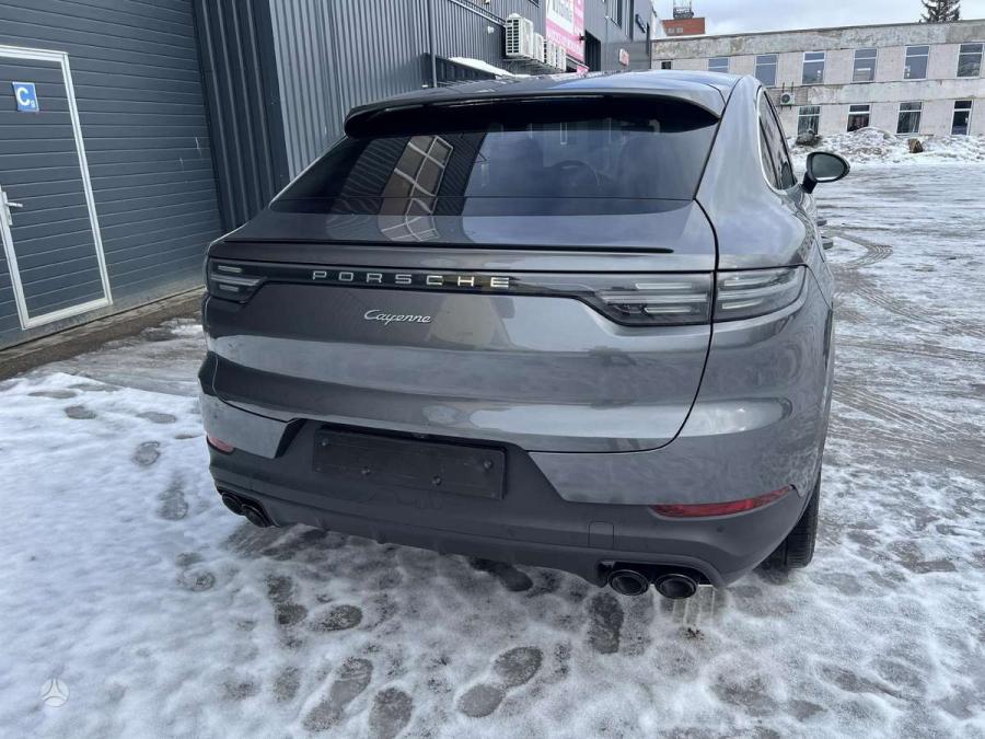 Pelēks Porsche Cayenne Coupe 2021 Alīta, ar dzinēja tilpumu 3.00 L un nobraukumu 75 tūkst. km par 55500 €, foto 8 vietnē AUTOMOTO.COM.LV