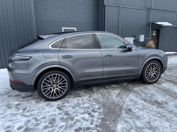 Grey Porsche Cayenne Coupe 2021 in Alytus, with an engine capacity of 3.00 L and mileage of 75 thousand km for 55500 €, photo 10 on AUTOMOTO.COM.LV
