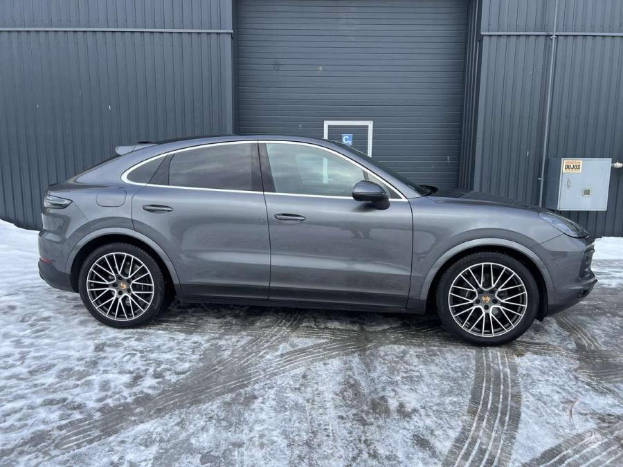 Pelēks Porsche Cayenne Coupe 2021 Alīta, ar dzinēja tilpumu 3.00 L un nobraukumu 75 tūkst. km par 55500 €, foto 11 vietnē AUTOMOTO.COM.LV