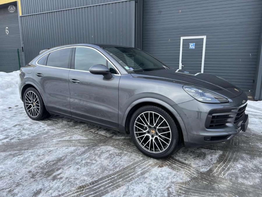 Pelēks Porsche Cayenne Coupe 2021 Alīta, ar dzinēja tilpumu 3.00 L un nobraukumu 75 tūkst. km par 55500 €, foto 12 vietnē AUTOMOTO.COM.LV