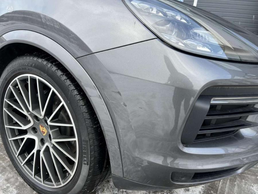 Pelēks Porsche Cayenne Coupe 2021 Alīta, ar dzinēja tilpumu 3.00 L un nobraukumu 75 tūkst. km par 55500 €, foto 13 vietnē AUTOMOTO.COM.LV