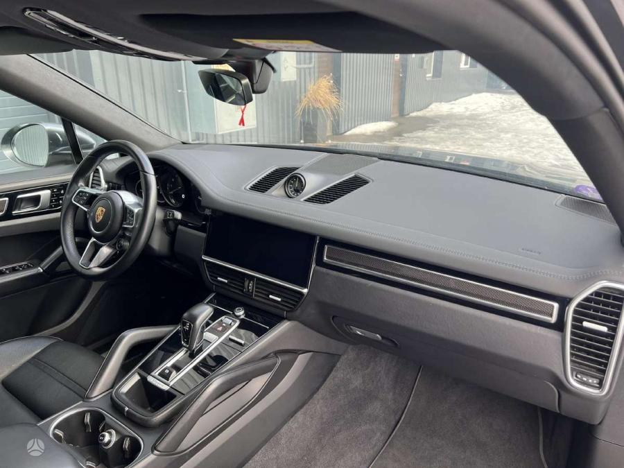 Pelēks Porsche Cayenne Coupe 2021 Alīta, ar dzinēja tilpumu 3.00 L un nobraukumu 75 tūkst. km par 55500 €, foto 17 vietnē AUTOMOTO.COM.LV