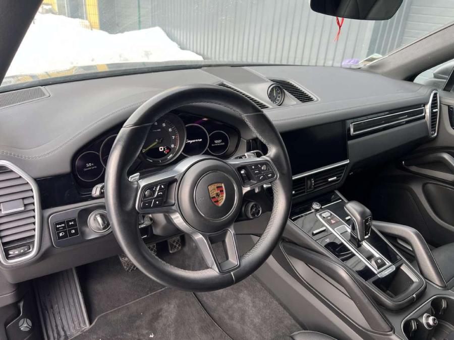 Pelēks Porsche Cayenne Coupe 2021 Alīta, ar dzinēja tilpumu 3.00 L un nobraukumu 75 tūkst. km par 55500 €, foto 23 vietnē AUTOMOTO.COM.LV