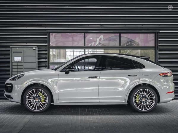 Pelēks Porsche Cayenne Coupe 2021 Viļņa, ar dzinēja tilpumu 0.00 L un nobraukumu 70 tūkst. km par 69911 €, foto 2 vietnē AUTOMOTO.COM.LV