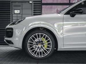Серый Порше Cayenne Coupe 2021 в Вильнюс, объемом двигателя 0.00 л и пробегом 70 тыс. км за 69911 €, фото 20 на AUTOMOTO.COM.LV