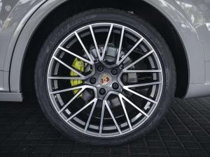 Серый Порше Cayenne Coupe 2021 в Вильнюс, объемом двигателя 0.00 л и пробегом 70 тыс. км за 69911 €, фото 22 на AUTOMOTO.COM.LV
