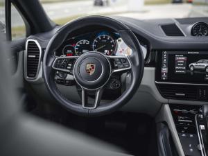 Серый Порше Cayenne Coupe 2021 в Вильнюс, объемом двигателя 0.00 л и пробегом 70 тыс. км за 69911 €, фото 28 на AUTOMOTO.COM.LV