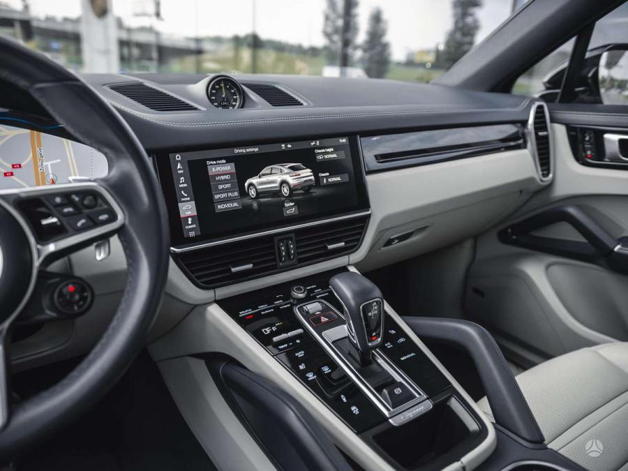 Серый Порше Cayenne Coupe 2021 в Вильнюс, объемом двигателя 0.00 л и пробегом 70 тыс. км за 69911 €, фото 32 на AUTOMOTO.COM.LV